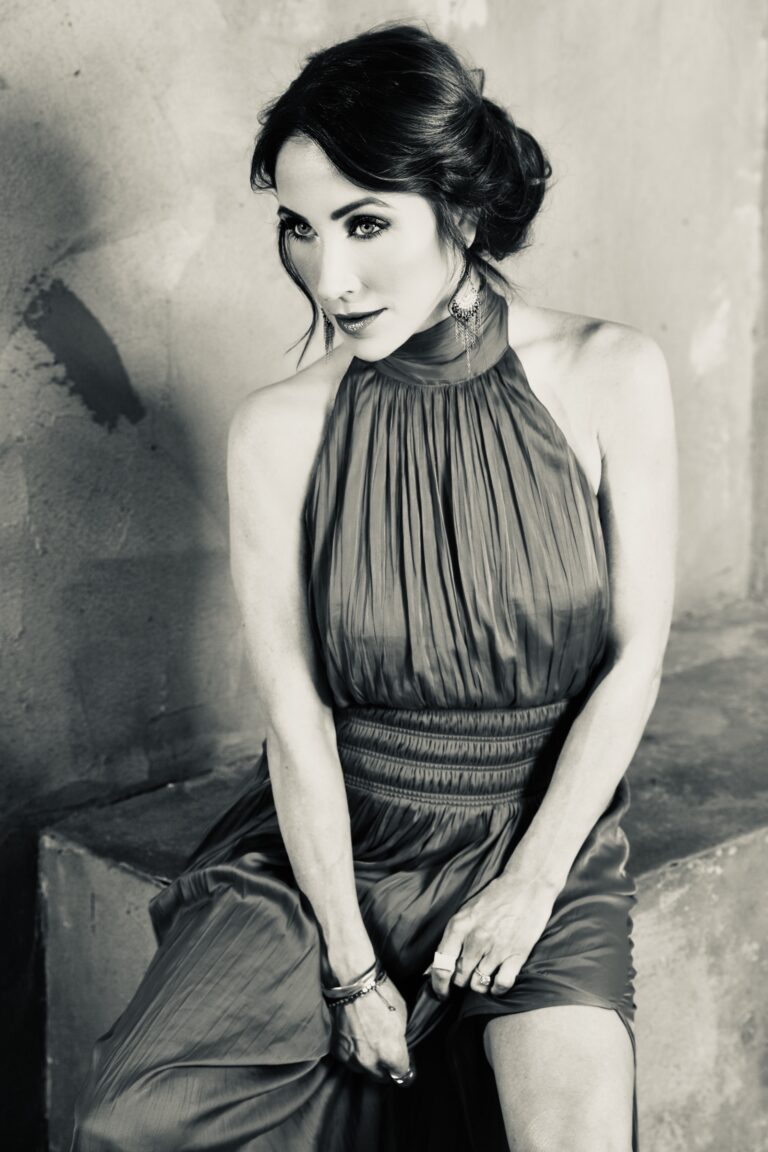 Miranda Frigon, A Woman of Wonder – Interview