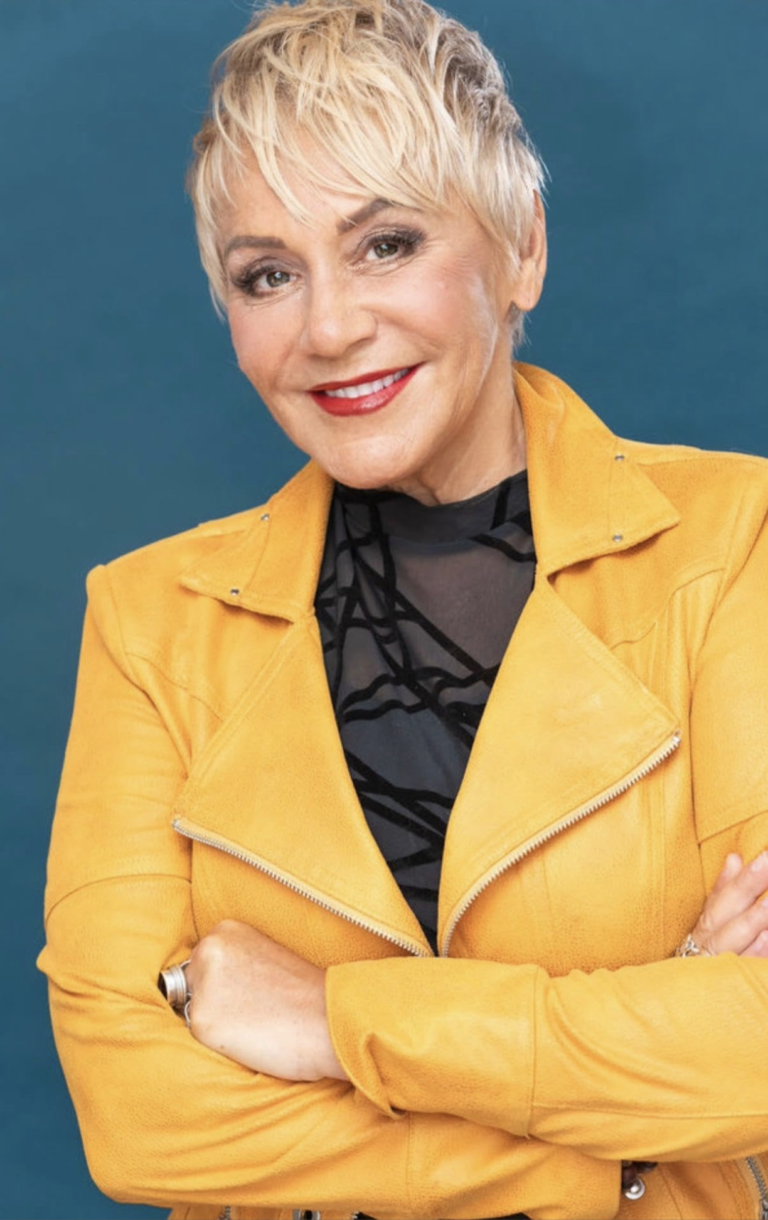 Super Exclusive – Lenore’s Memoirs (Interview with Lenore Zann)